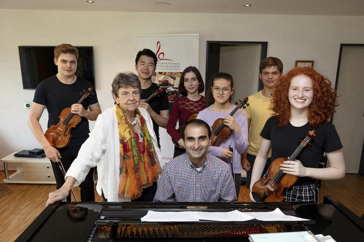 Kulmag Live - Residenzkon­zert, Violine - Klasse von Prof. Ana Chu­machenco